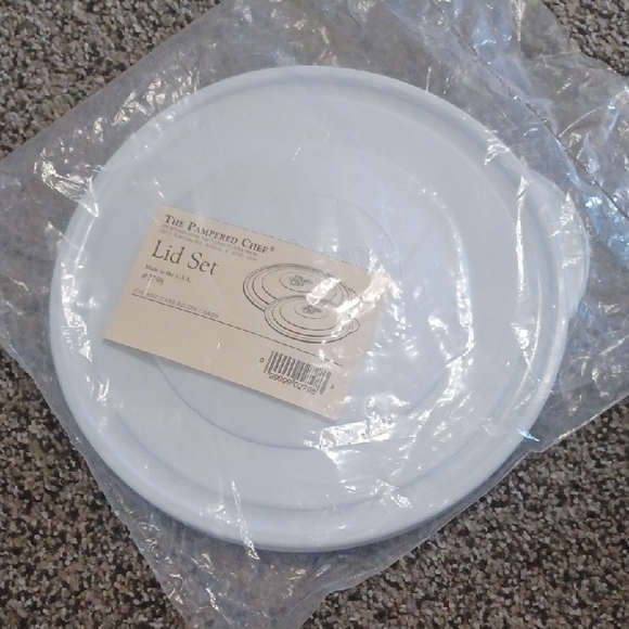 The Pampered Chef | Kitchen | The Pampered Chef Classic White Lid Set ...